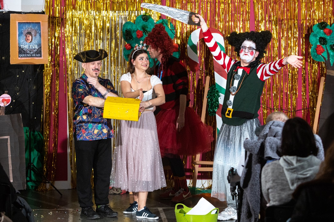 A Festive PiP Showstopper! - PIP